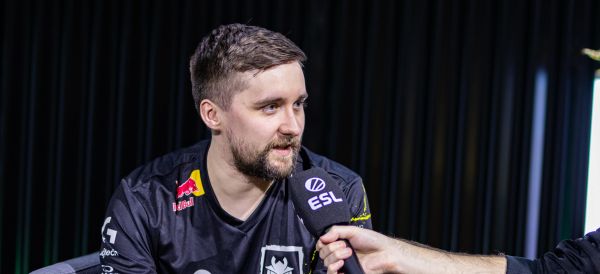 "8 из 10". HooXi разобрал плюсы и минусы Counter-Strike 2