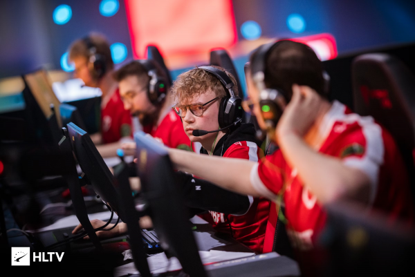 MOUZ и Astralis прошли в полуфинал PGL Cluj-Napoca 2025